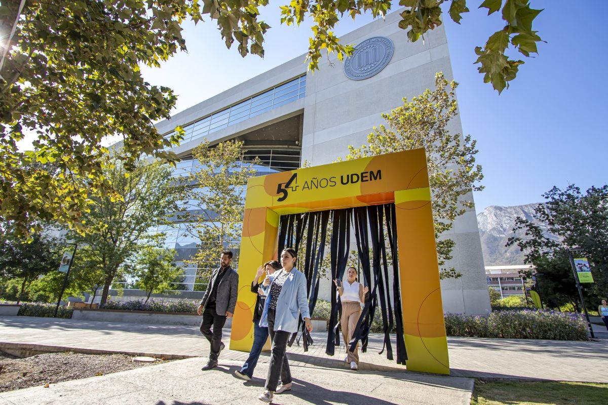 Celebran 54 aniversario de la fundación de la UDEM | UDEM